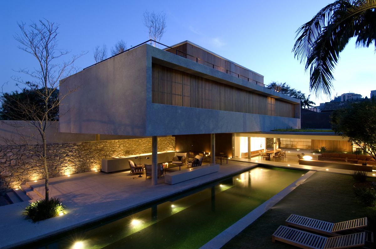 AMASSING DESIGN: HOUSE 6 - MARCIO KOGAN
